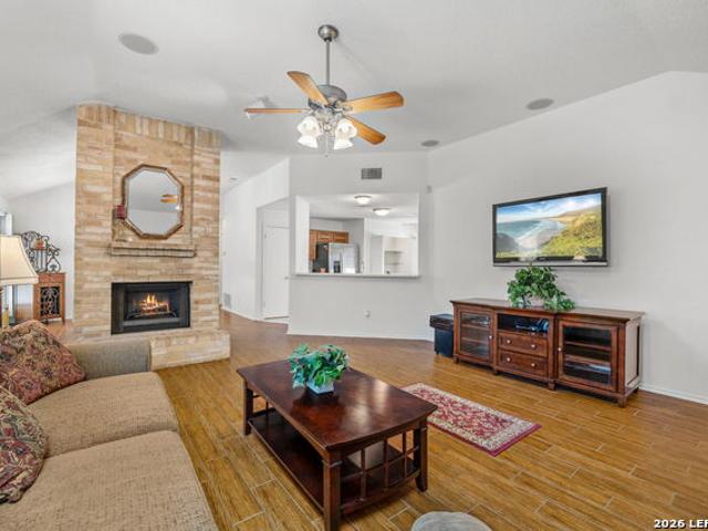 10727 Lake Path