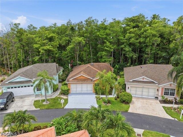 10727 Maui Cir, Estero, FL 33928