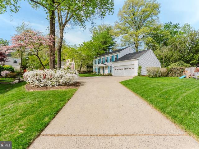 10727 Shingle Oak Ct, Burke, VA 22015 | MLS #VAFX2296 | Compass