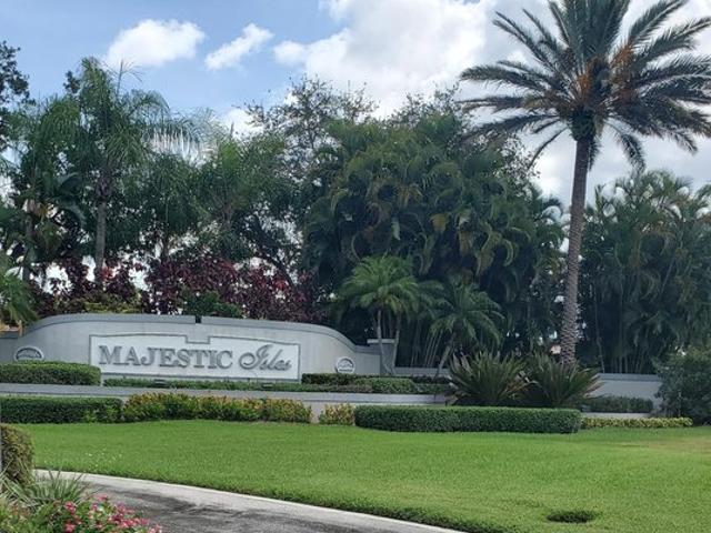 10724 Royal Caribbean Cir, Boynton Beach, FL 33437