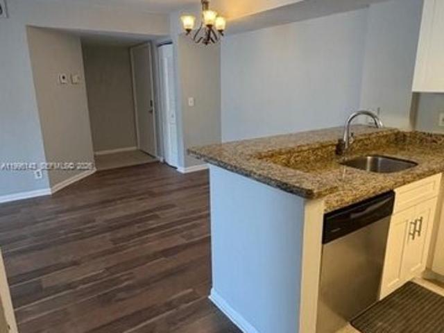 10725 Cleary Blvd Apt 205, Plantation, FL 33324