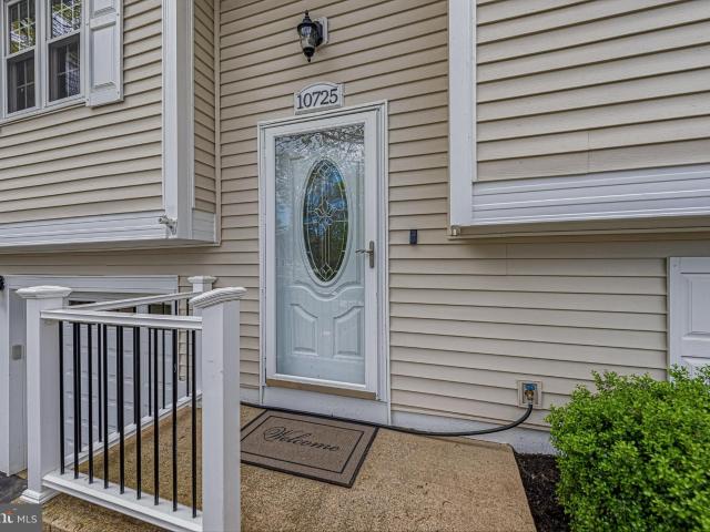 10725 Freds Oak Ct, Burke, VA 22015 | MLS #VAFX2303 | Compass