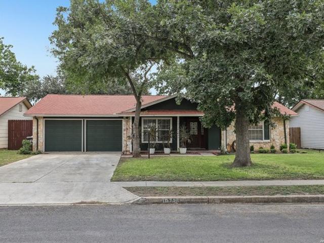 10726 Green Trail Dr, San Antonio, TX 78223