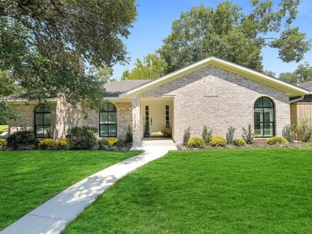 10726 Riverview Dr, Houston, TX 77042