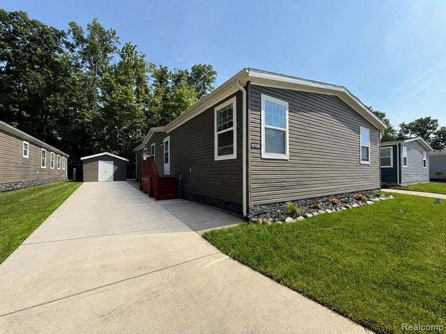 10729 Edwards Ln, Augusta, MI 48191