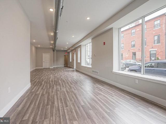 1072 n front street # commercial