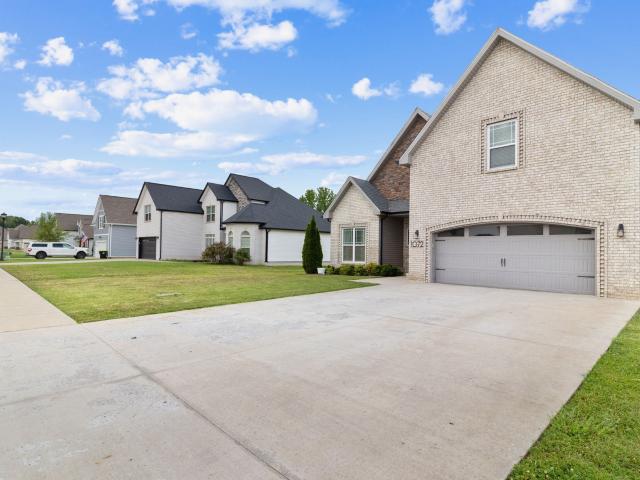1072 Chagford Dr