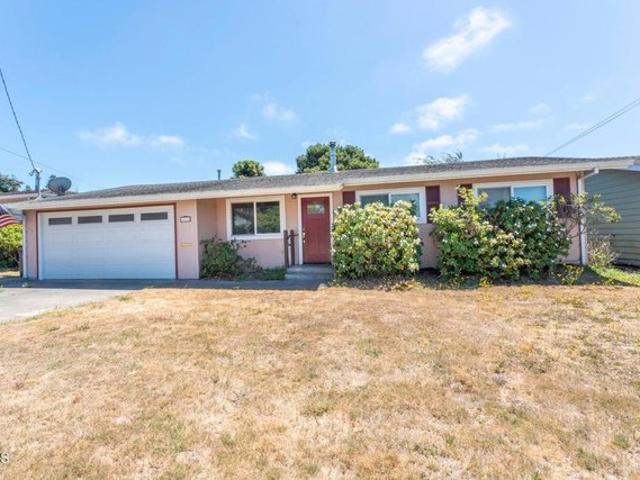 1072 E Chestnut St, Fort Bragg, CA 95437