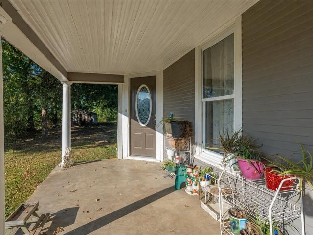 1072 E Magazine Street