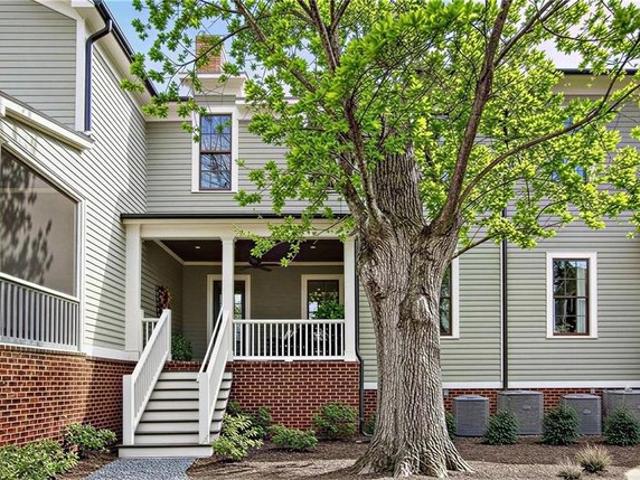 1072 Green St, Roswell, GA 30075