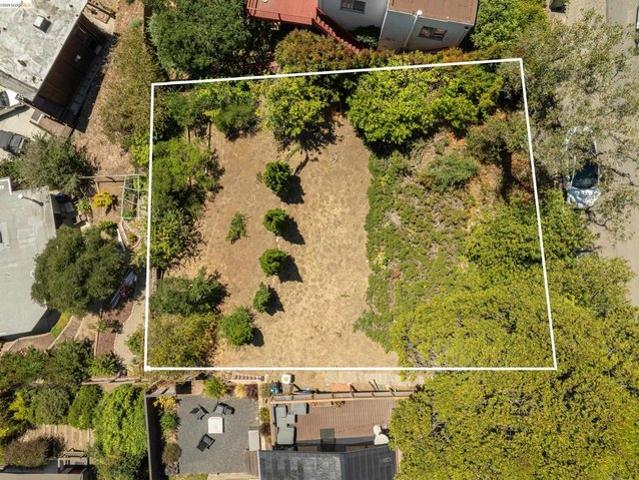 1072 Sterling Ave, Berkeley, CA 94708