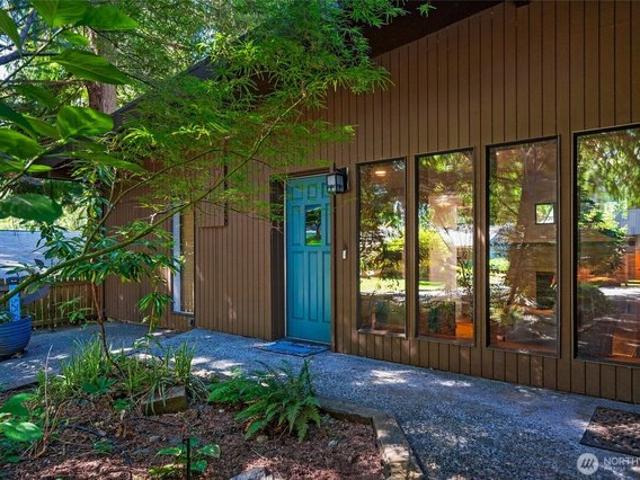 10733 Bartlett Ave NE, Seattle, WA 98125