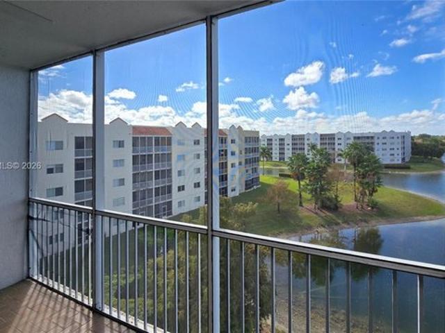 10730 NW 66th St Apt 502, Doral, FL 33178