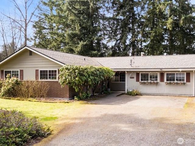 10730 Rampart Dr E, Puyallup, WA 98374