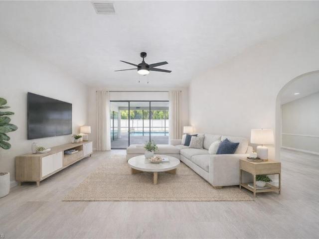 10731 Regent Cir, Naples, FL 34109 | MLS #226009