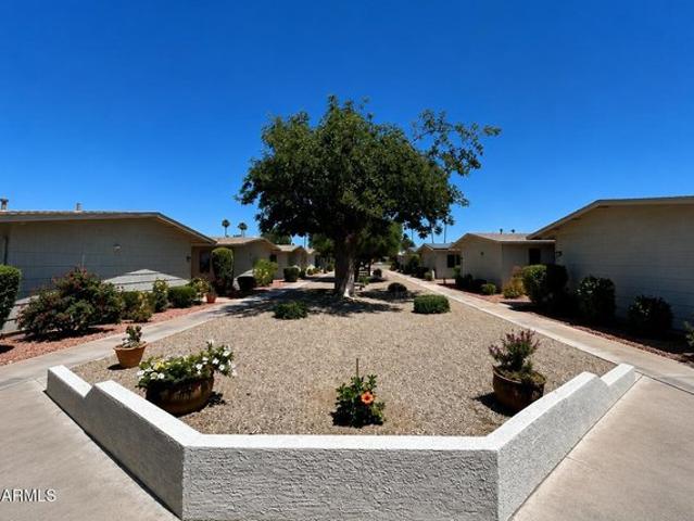 10737 W Santa Fe Dr, Sun City, AZ 85351