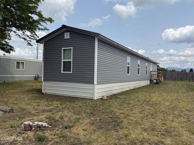 10734 N Benoit St, Hayden, ID 83835