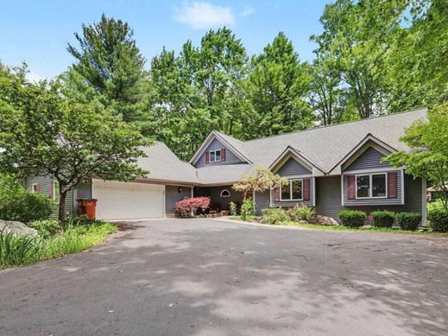 10735 Brown Lake Dr NE, Rockford, MI 49341