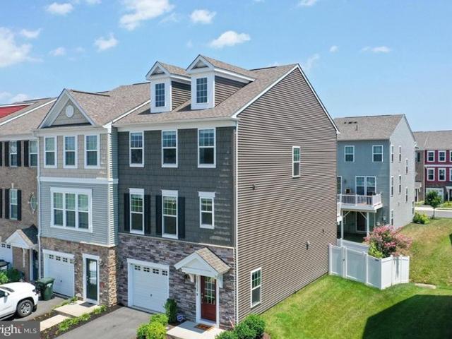 10739 Caledonia Meadow Dr, Manassas, VA 20112