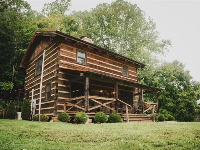 1073 Black Lick Br, Vanceburg, KY 41179