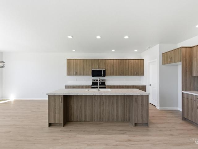 1073 Coffee Pond Ave