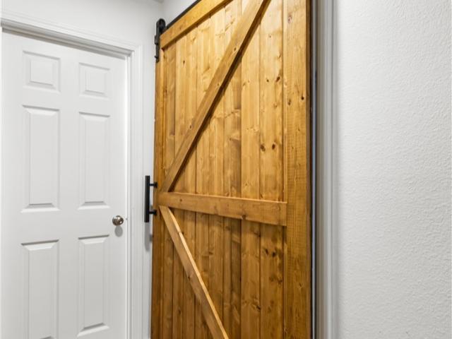 1073 El Portal