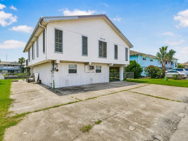 1073 Redfish Street