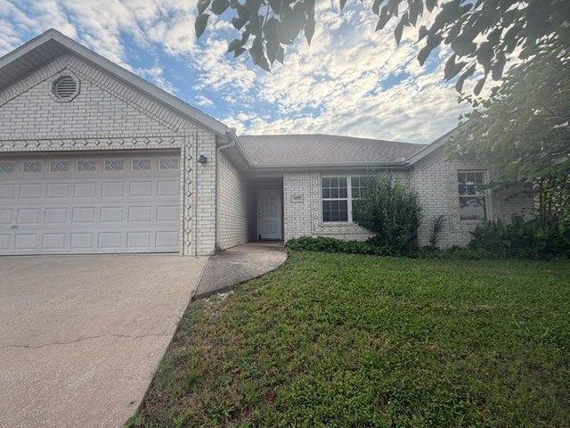 1073 Sara Beth St, Elkins, AR 72727