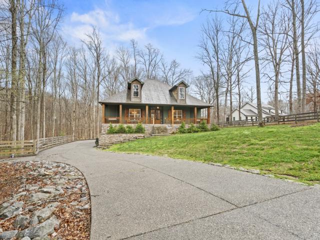 1073 Split Rail Cir