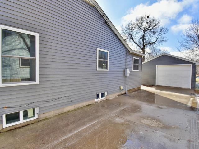 107 3rd Avenue SE