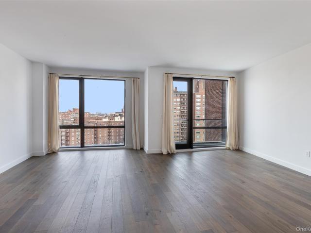 107 06 Queens Boulevard 8H