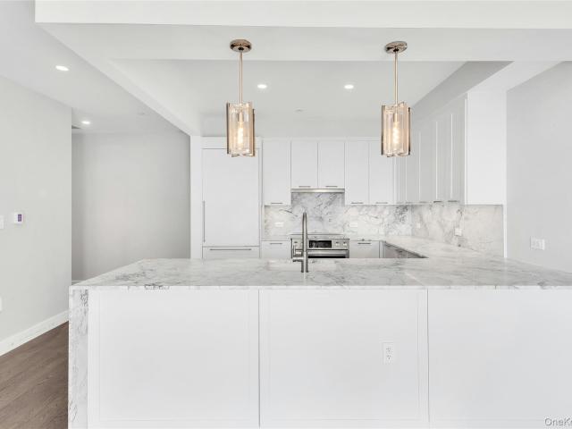 107 06 Queens Boulevard 9G