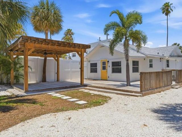107 14th Ave, Saint Pete Beach, FL 33706