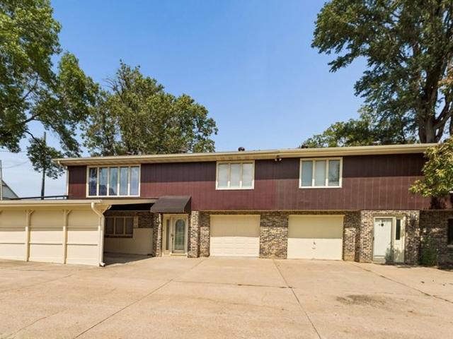 107 1st Ave, Underwood, IA 51576