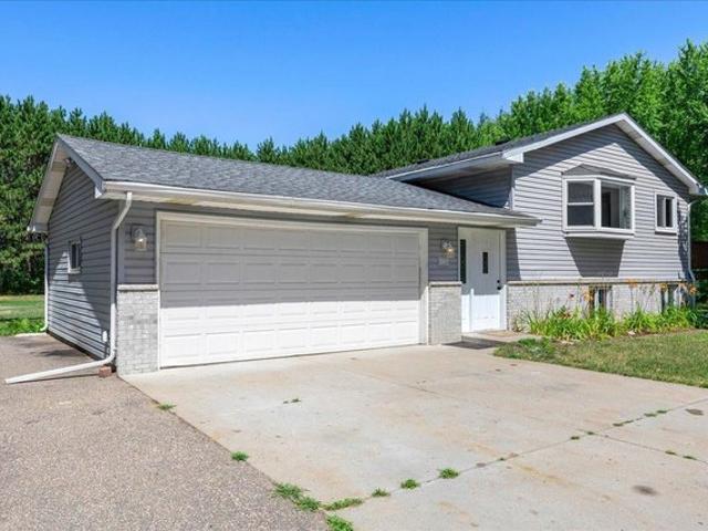 107 221st Ave NW, Oak Grove, MN 55011