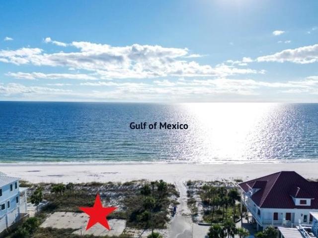 107 26th St, Mexico Beach, FL 32456