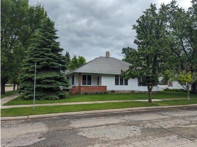107 7th Ave W, Lisbon, ND 58054