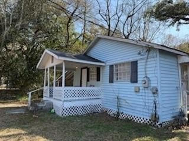 107 5th Ave, Chickasaw, AL 36611