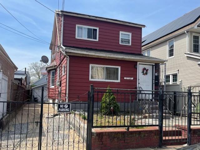 107 64 rd St, South Richmond Hill, NY 11419