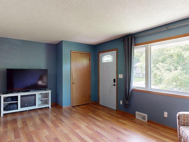 107 9th Avenue NE