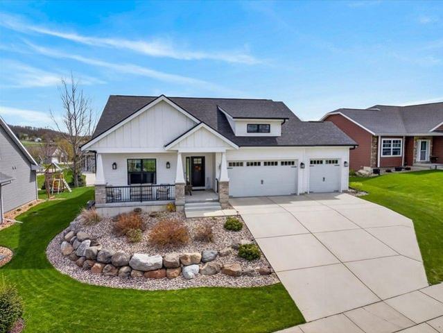 107 Cobblestone Dr, Lodi, WI 53555