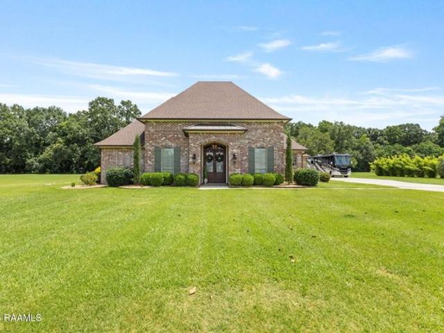 107 Comeaux St, Sunset, LA 70584