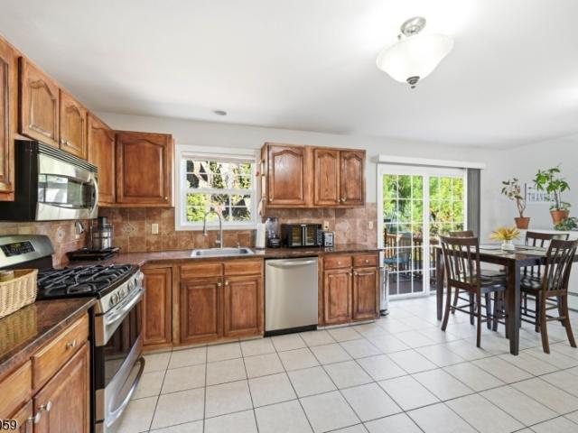 107 Continental Rd