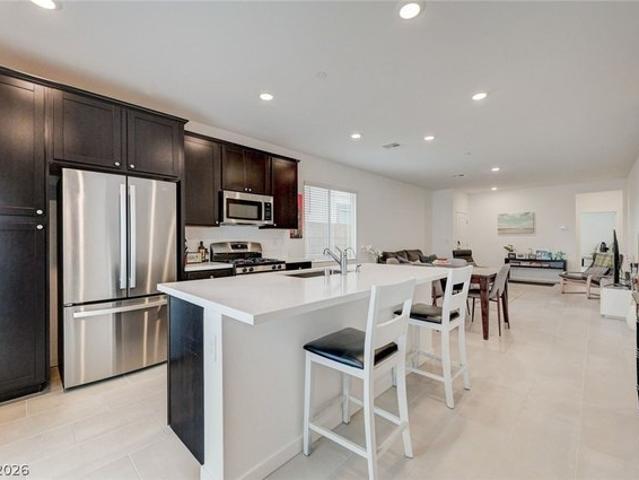 107 Cameron Chase Ave, Henderson, NV 89011