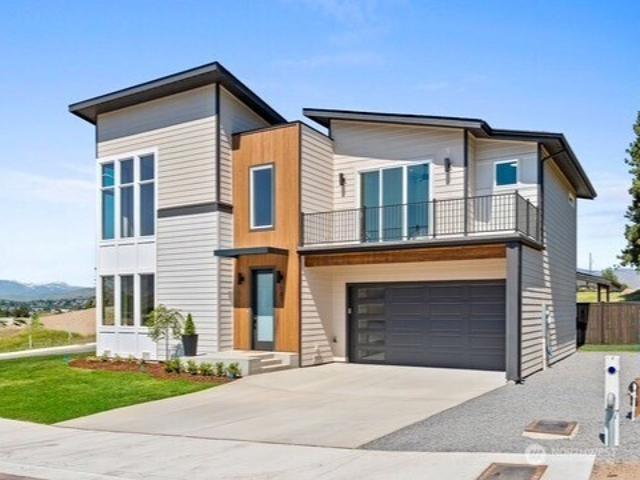 107 Chadwick St NW, East Wenatchee, WA 98802 | MLS #2485 | Compass