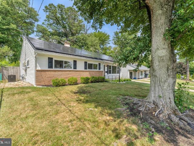107 Chapel Avenue E