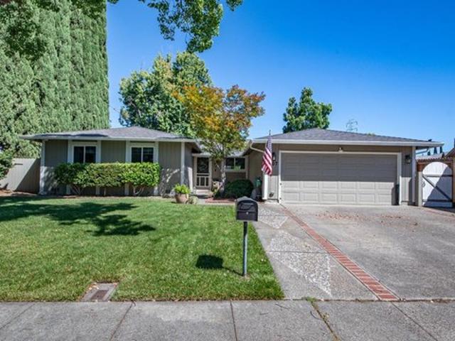 107 Cheyenne Dr, Vacaville, CA 95688