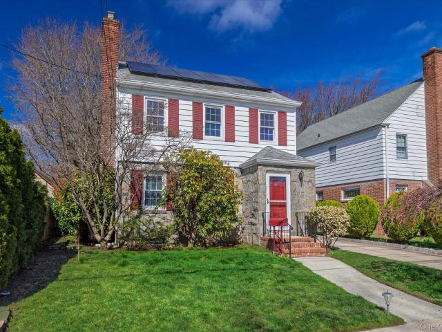 107 Acorn Way, Malverne, NY 11565 | MLS #981837 | Compass
