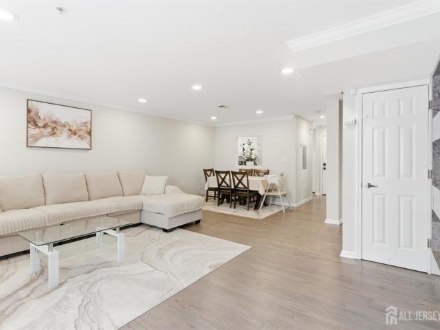 107 Adamecs Street 7