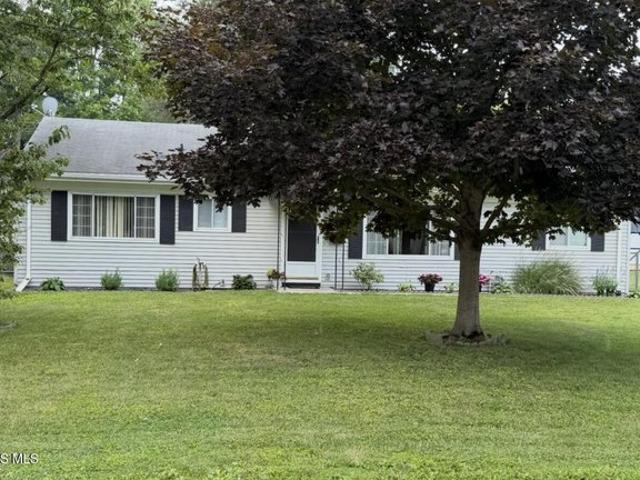 107 Allen Dr, Swanton, OH 43558